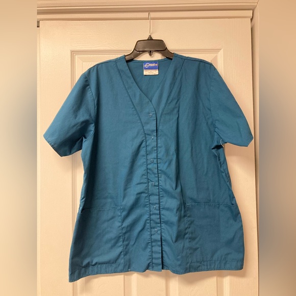 Crest | Tops | Crest Brand Button Down Scrub Top Size Large | Poshmark